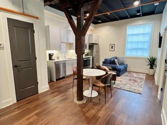 935 Franklin St 103