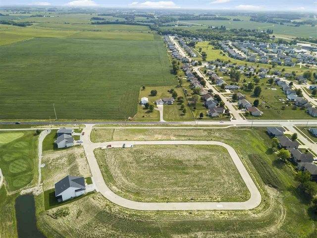 935 Long Dr, Solon, IA 52333