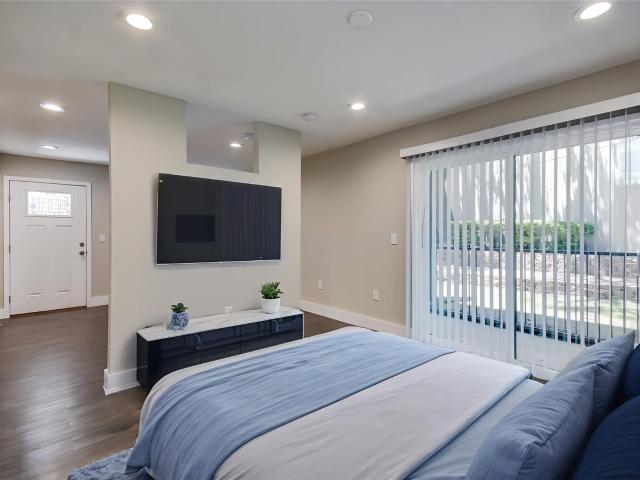 935 La Posada Dr # 142