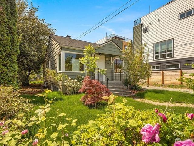 935 N 92nd St, Seattle, WA 98103