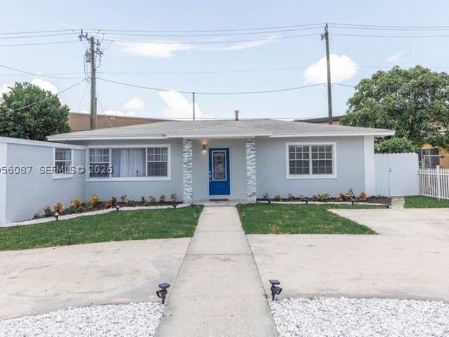 935 NE 164th St, North Miami Beach, FL 33162