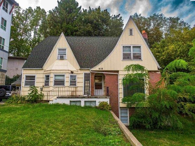 935 NE C St, Pullman, WA 99163