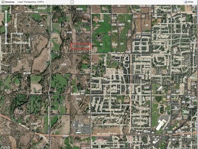 935 NW 35th St, Redmond, OR 97756