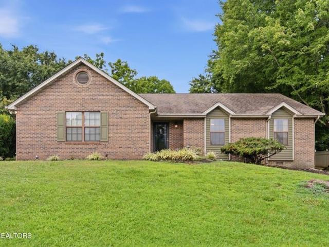 935 Sugarwood Dr, Maryville, TN 37803