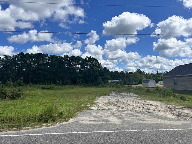 935 Suggs St, Loris, SC 29569