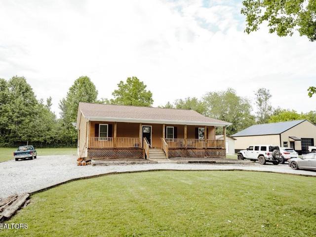 935 Pine Tree Rd