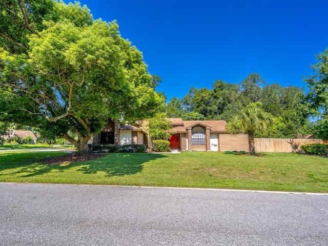 935 Pine Shadow Dr, Apopka, FL 32712
