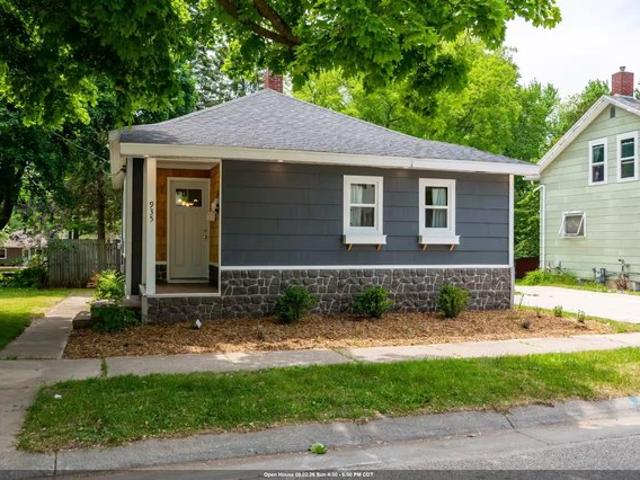 935 Quincy St, Sturgeon Bay, WI 54235