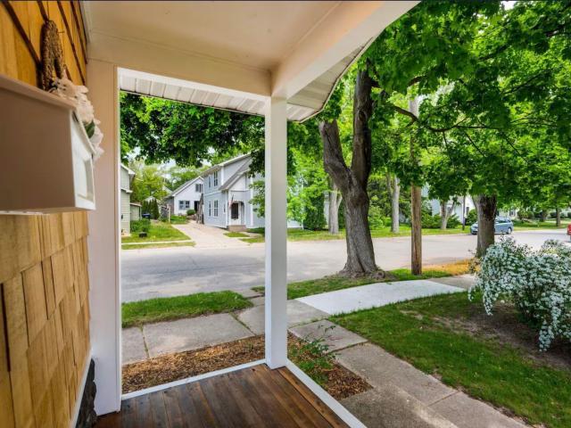 935 QUINCY Street