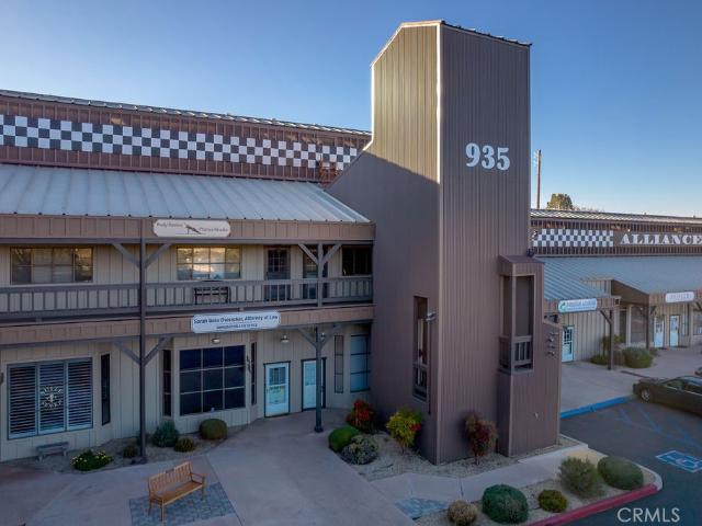 935 Riverside 23