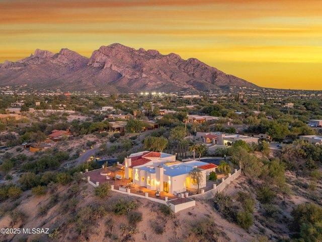 935 W Valle Del Oro Rd, Oro Valley, AZ 85737
