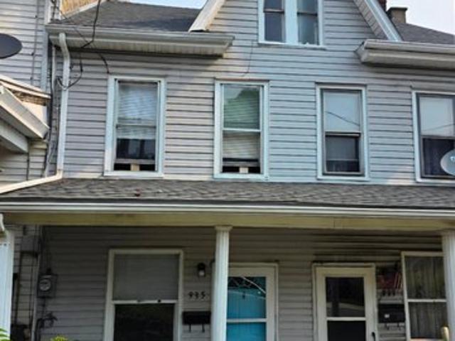 935 W Mulberry St, Coal Township, PA 17866