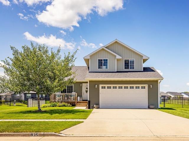 935 Trail Dr, Slater, IA 50244