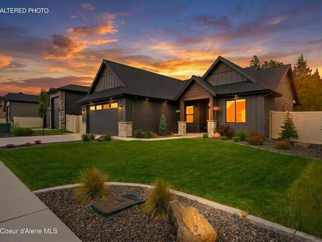 9365 N Secretariat Ln, Hayden, ID 83835