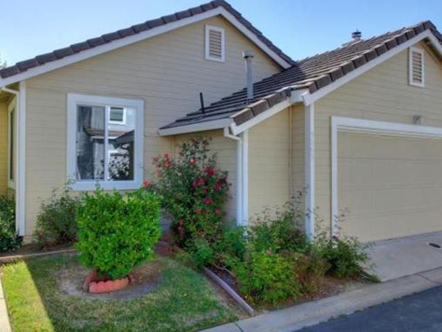 9365 Laguna Pointe Way, Elk Grove, CA 95758
