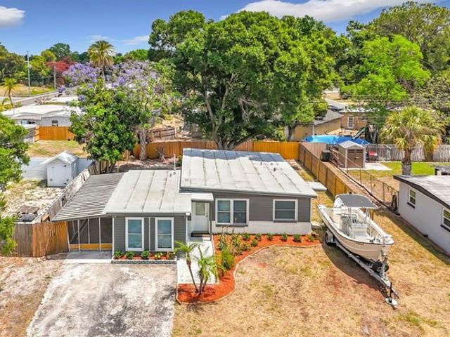 9369 83rd St N, Seminole, FL 33777
