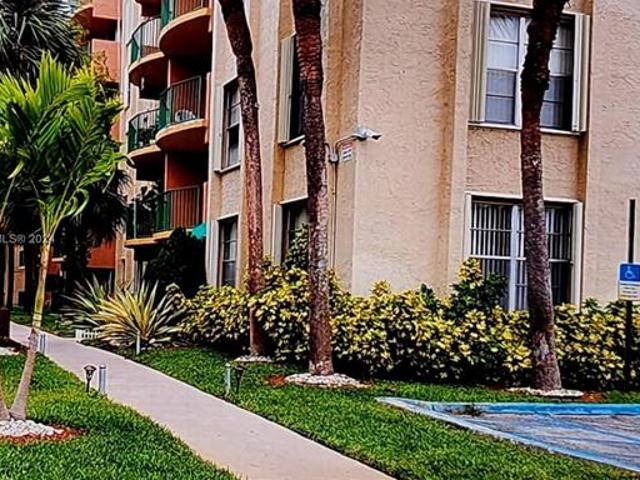 9360 Fontainebleau Blvd #503, Miami, FL 33172