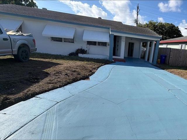 936 45th St, West Palm Beach, FL 33407