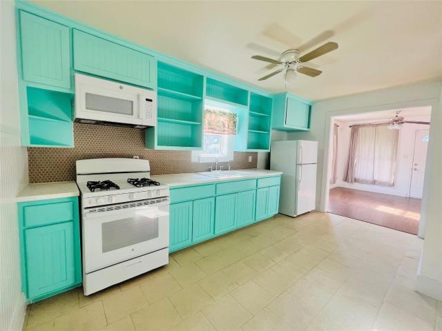 936 Bennington St, Houston, TX 77022 | MLS #4708 | Compass