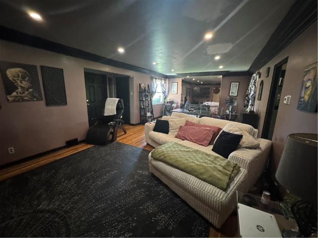 936 Gary Ave