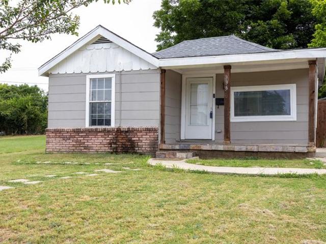 936 E Cantey St, Fort Worth, TX 76104