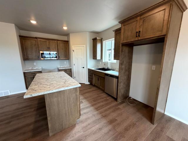 936 enclave court