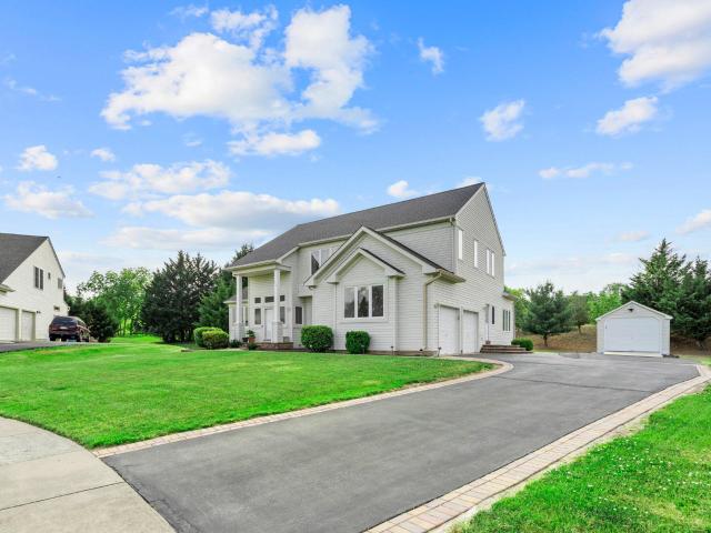936 Longwood Court