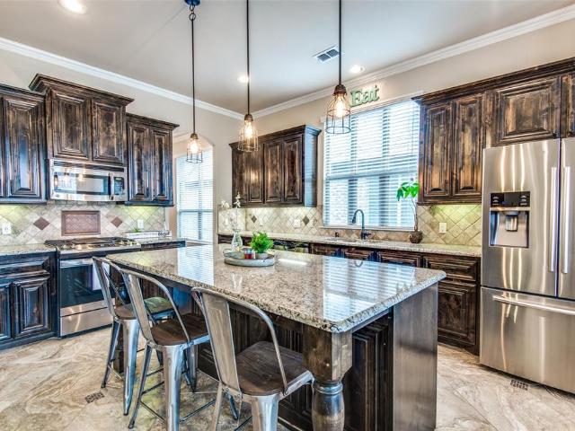 936 Lake Meadow Lane