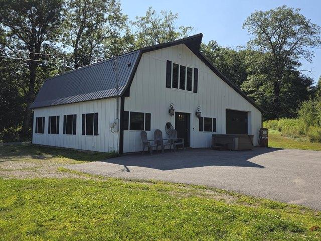 936 N Main St, Winterport, ME 04496