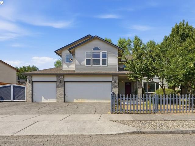 936 NE Lija Loop, Portland, OR 97211