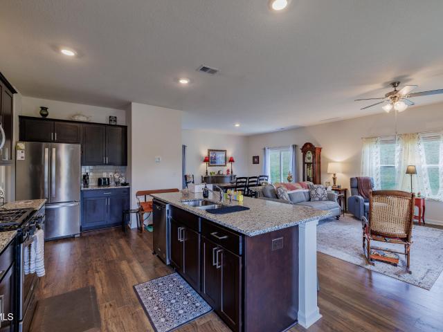 936 Pampas Drive