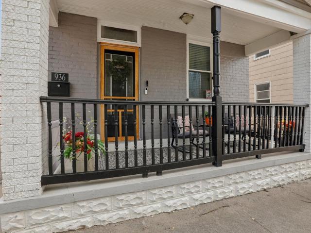 936 Putnam Street
