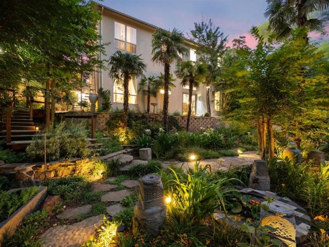 936 W Colorado Boulevard