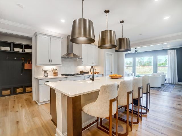 936 W Holly Springs Rd, Holly Springs, NC 27540 | MLS #10150