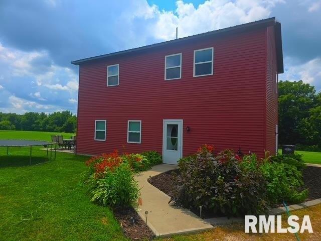 9379 Illini Ln, Palmyra, IL 62674