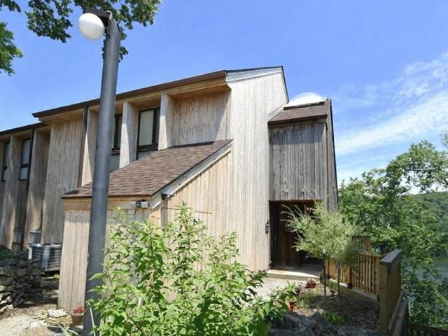 9379 S Pointe Lasalles Dr, Bloomington, IN 47401
