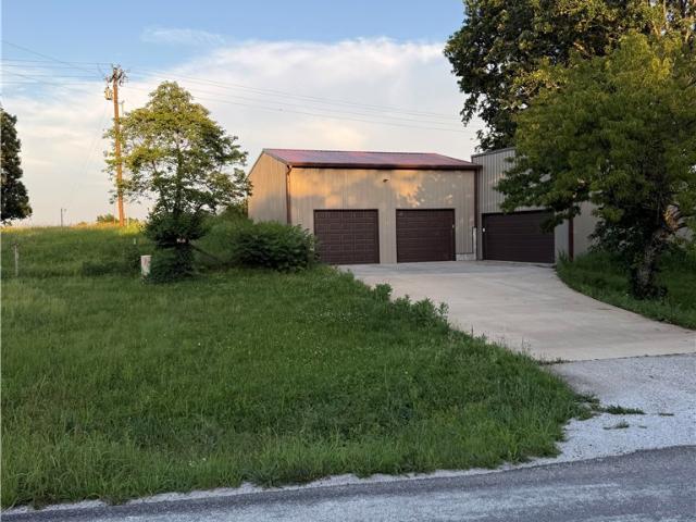 9370 Highway 221