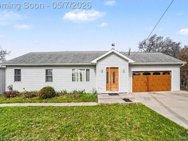 9370 Perch Lake Dr, Garfield Township, MI 48632