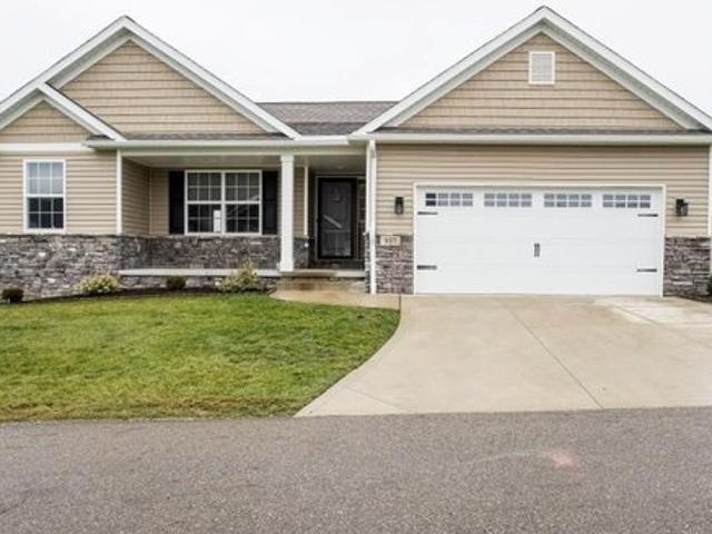 937 Crockett Cir, Canal Fulton, OH 44614