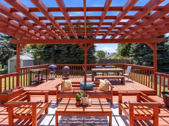 937 E Stonewood Dr