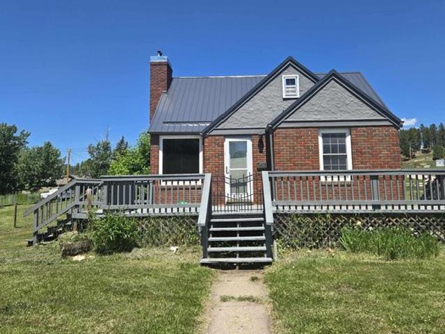 937 Harney St, Custer, SD 57730