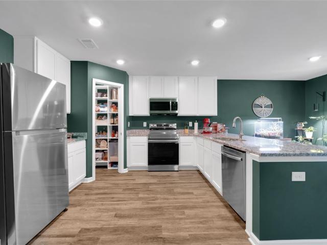 937 Hunters Trail