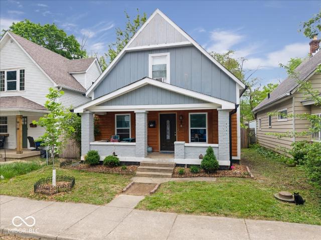 937 N Oxford Street