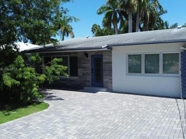 937 Northlake Dr N, Hollywood, FL 33019