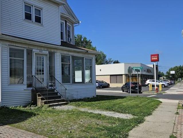 937 New Britain Ave, West Hartford, CT 06110