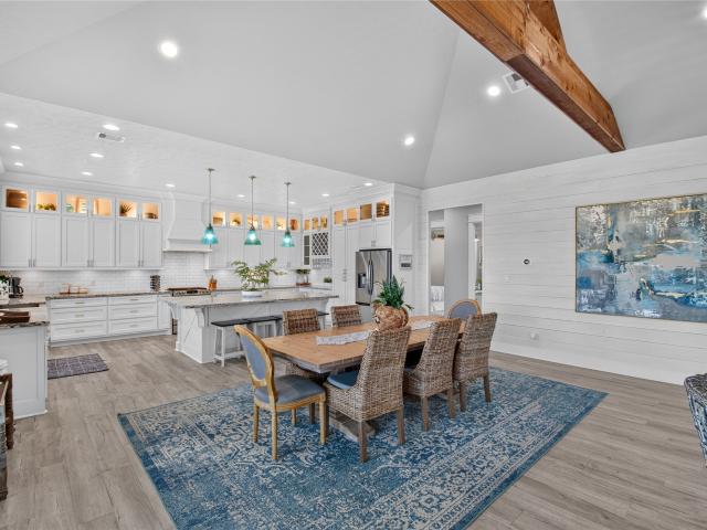 937 S Cove