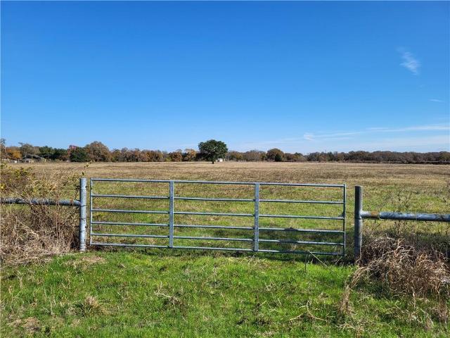 937 St Groesbeck, TX 76642 | MLS #225707 | Compass
