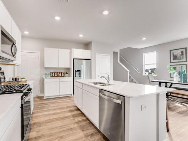 937 Stone Creek Dr, Jordan, MN 55352