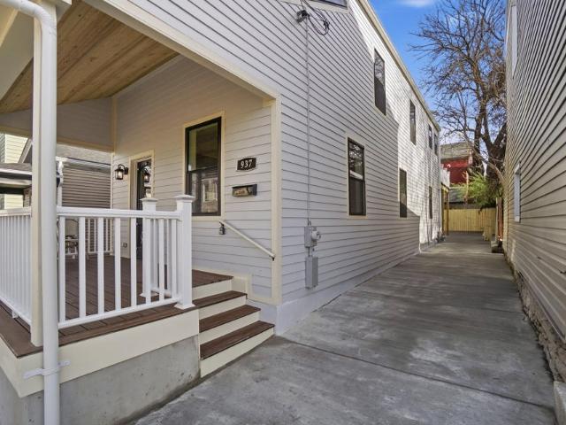 937 Putnam Street