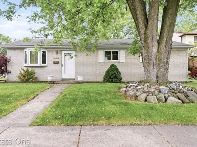 9384 Elaine Ct, Taylor, MI 48180